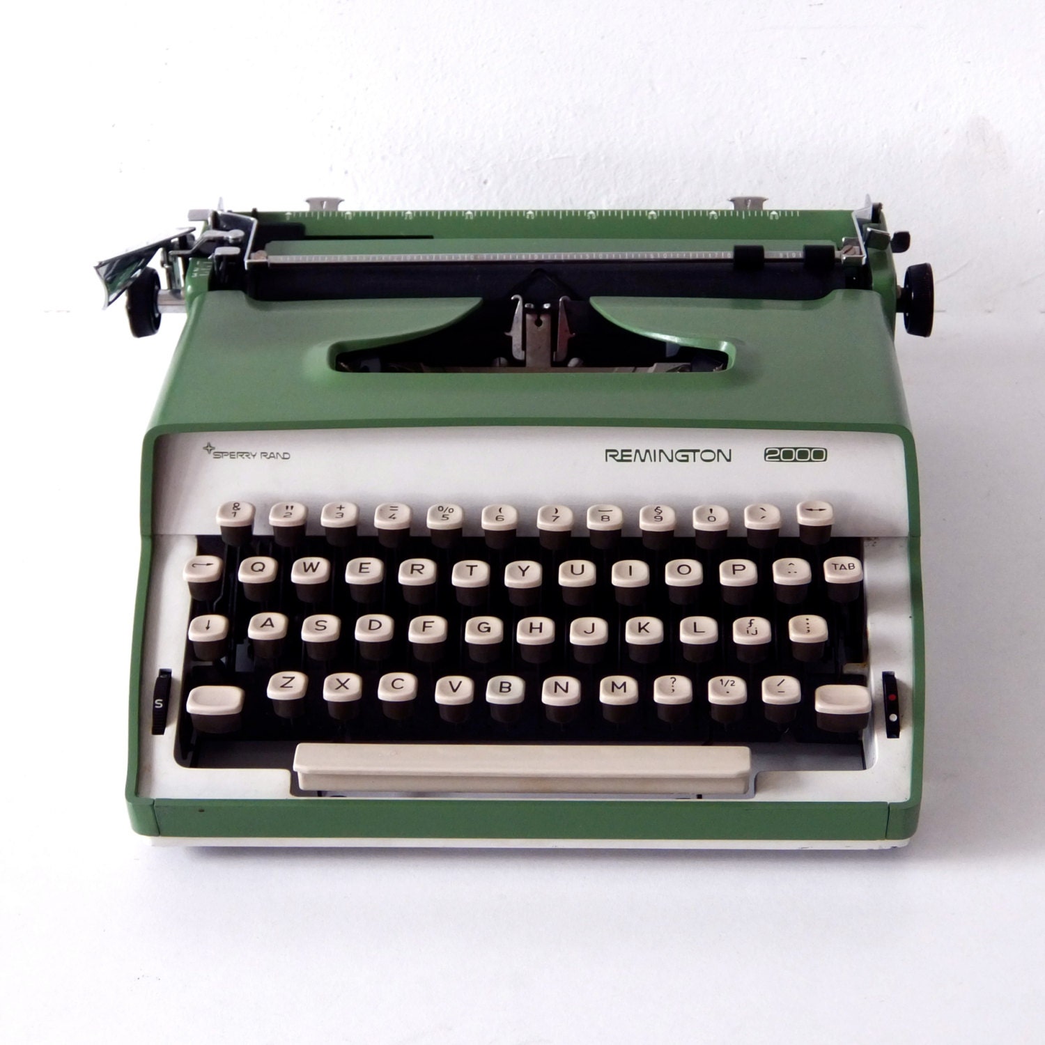 Triumph Perfekt typewriter 1962 made in Germany – oldschooltypers