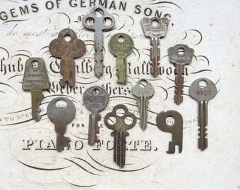 Popular items for vintage keys on Etsy
