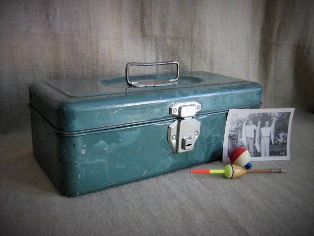 Vintage Union Utility Chest / Rustic Green Metal Tool Box/Tackle Box ...