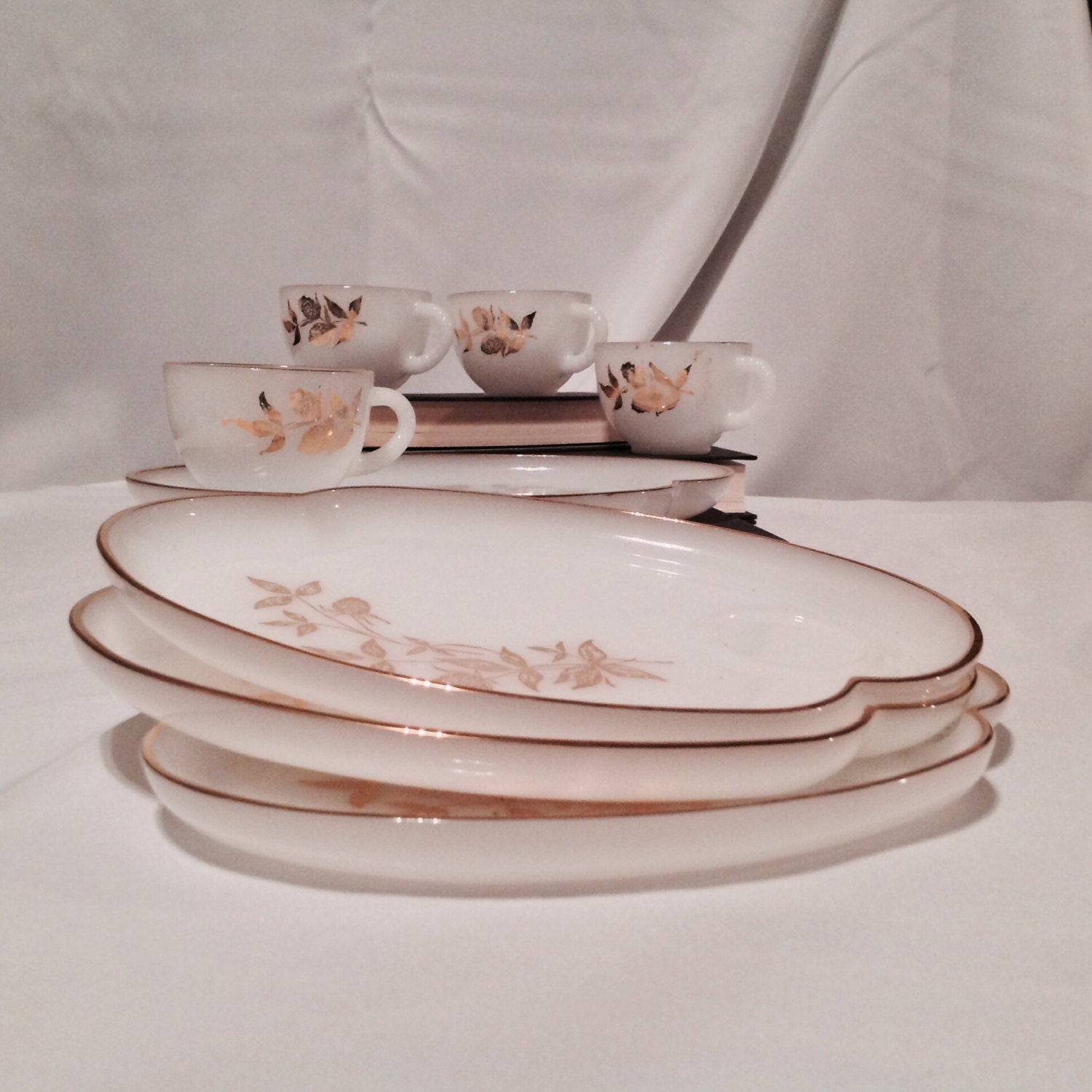 SNACK Set, Dessert and Tea Set, Federal Glass Vintage Pattern Gold ...