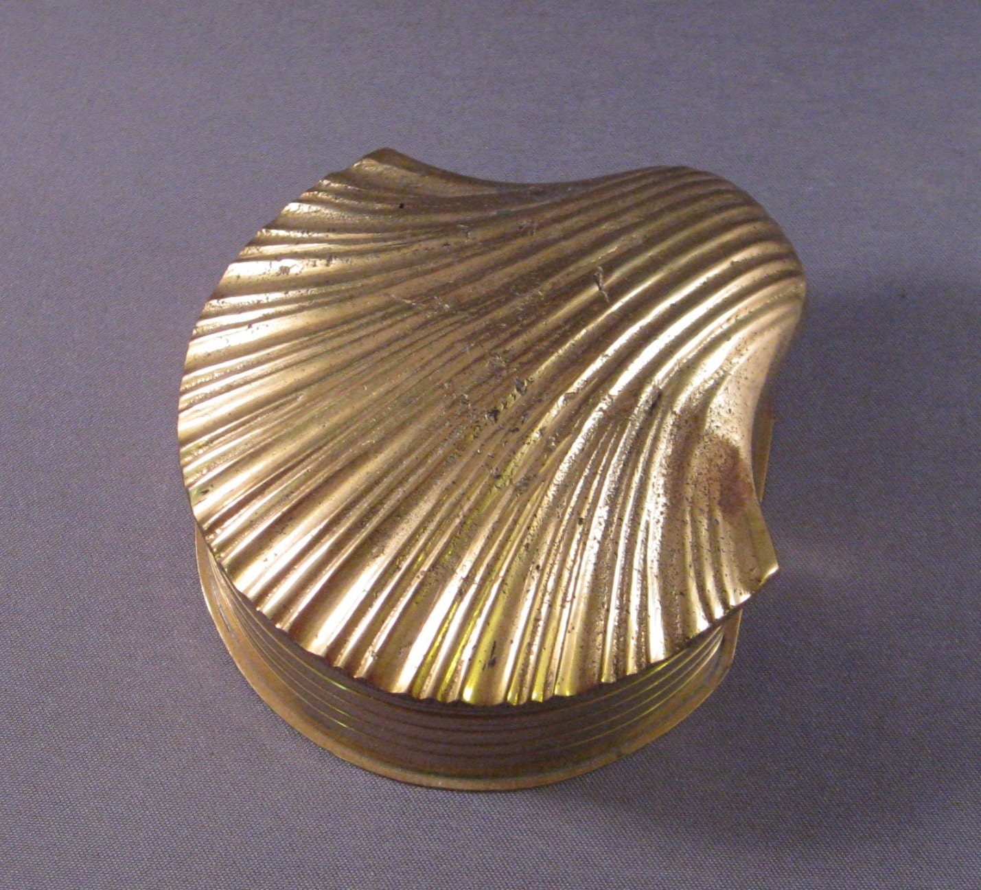 Brass Clam Shell Vintage Hinged Lid Box Made in India – Haute Juice
