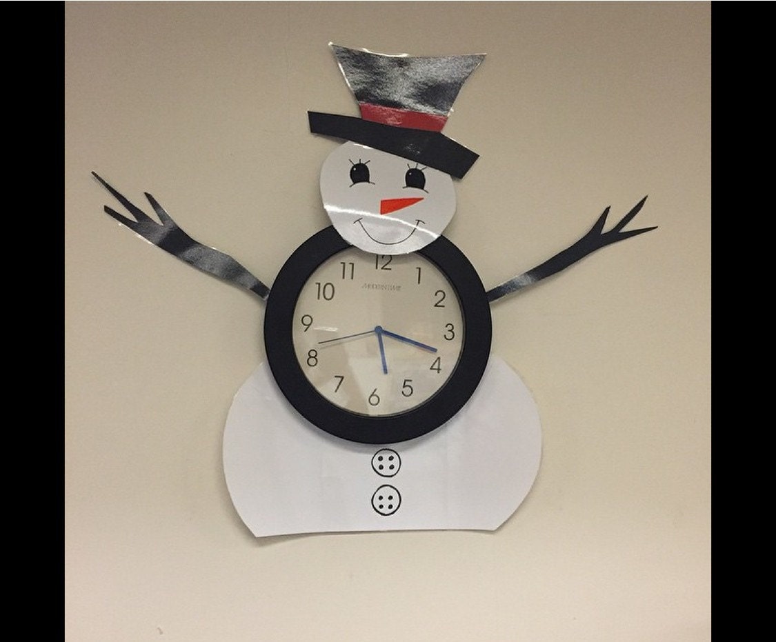 Items similar to Snowman Clock Decoration (custom orders available) on Etsy