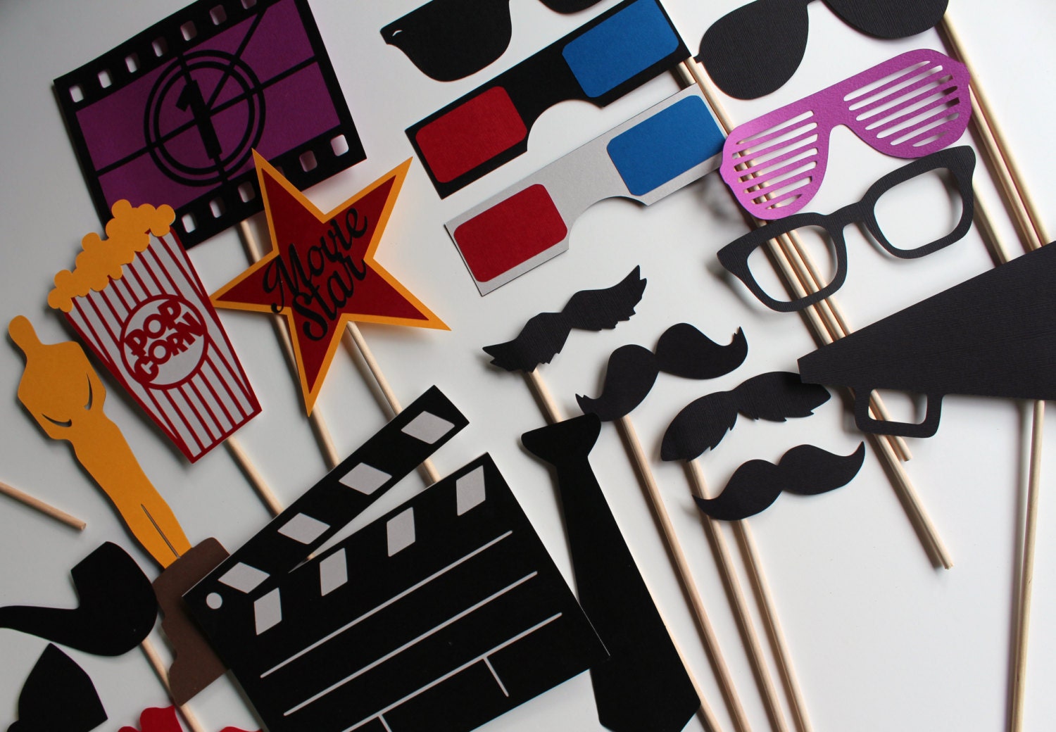 Movie Photobooth Props 27 Pc Hollywood Party Photo Booth