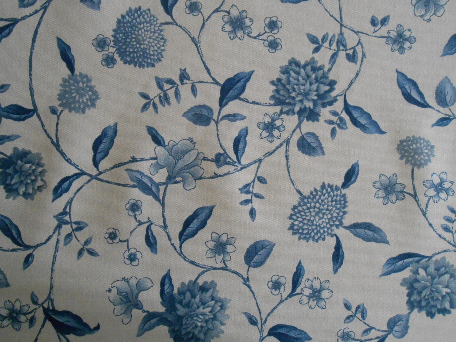 Waverly Williamsburg Nassau Vine Toile Fabric 7