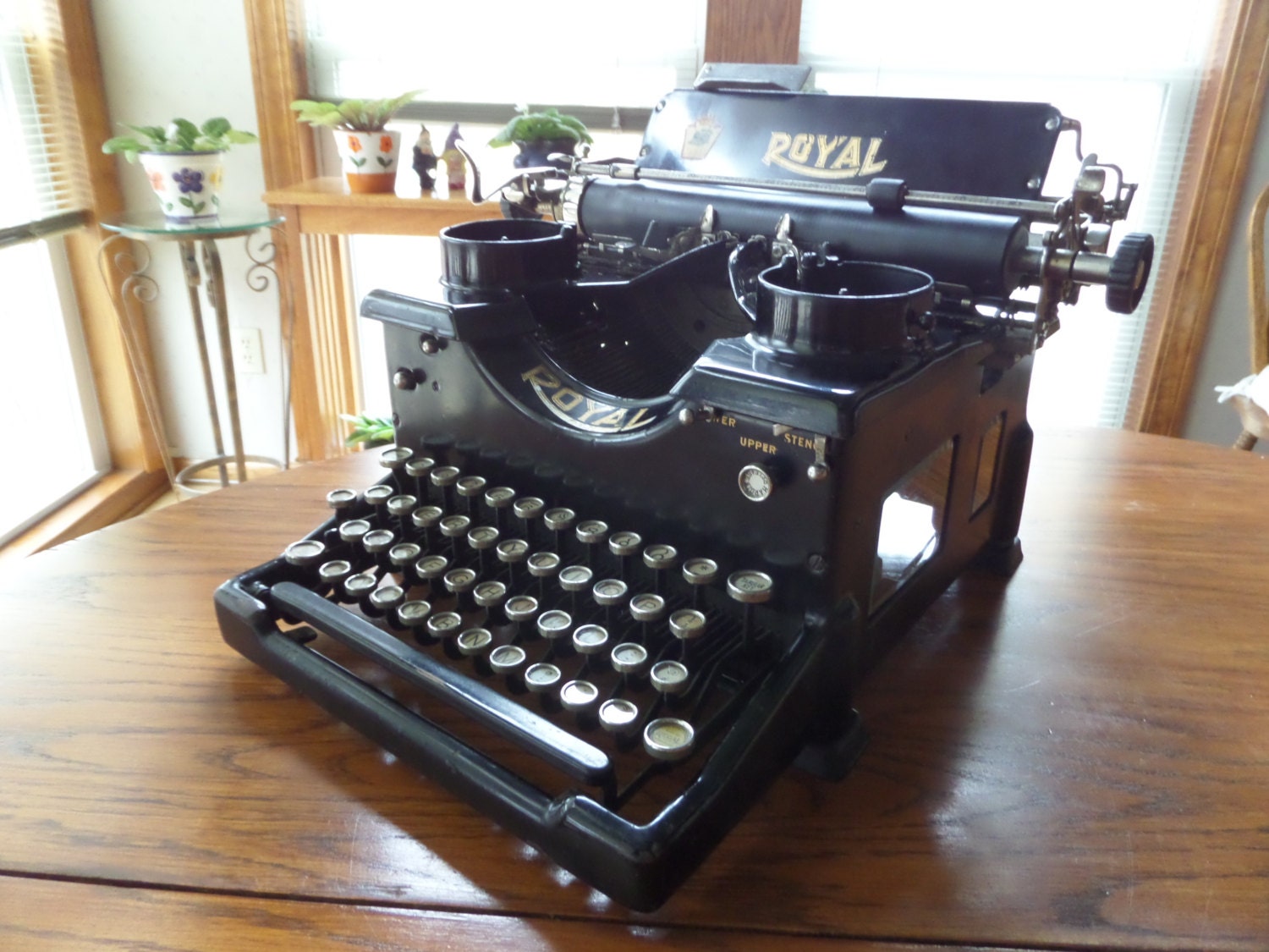 Royal 10 Antique Typewriter – Desktop Typewriter – Display Model ...