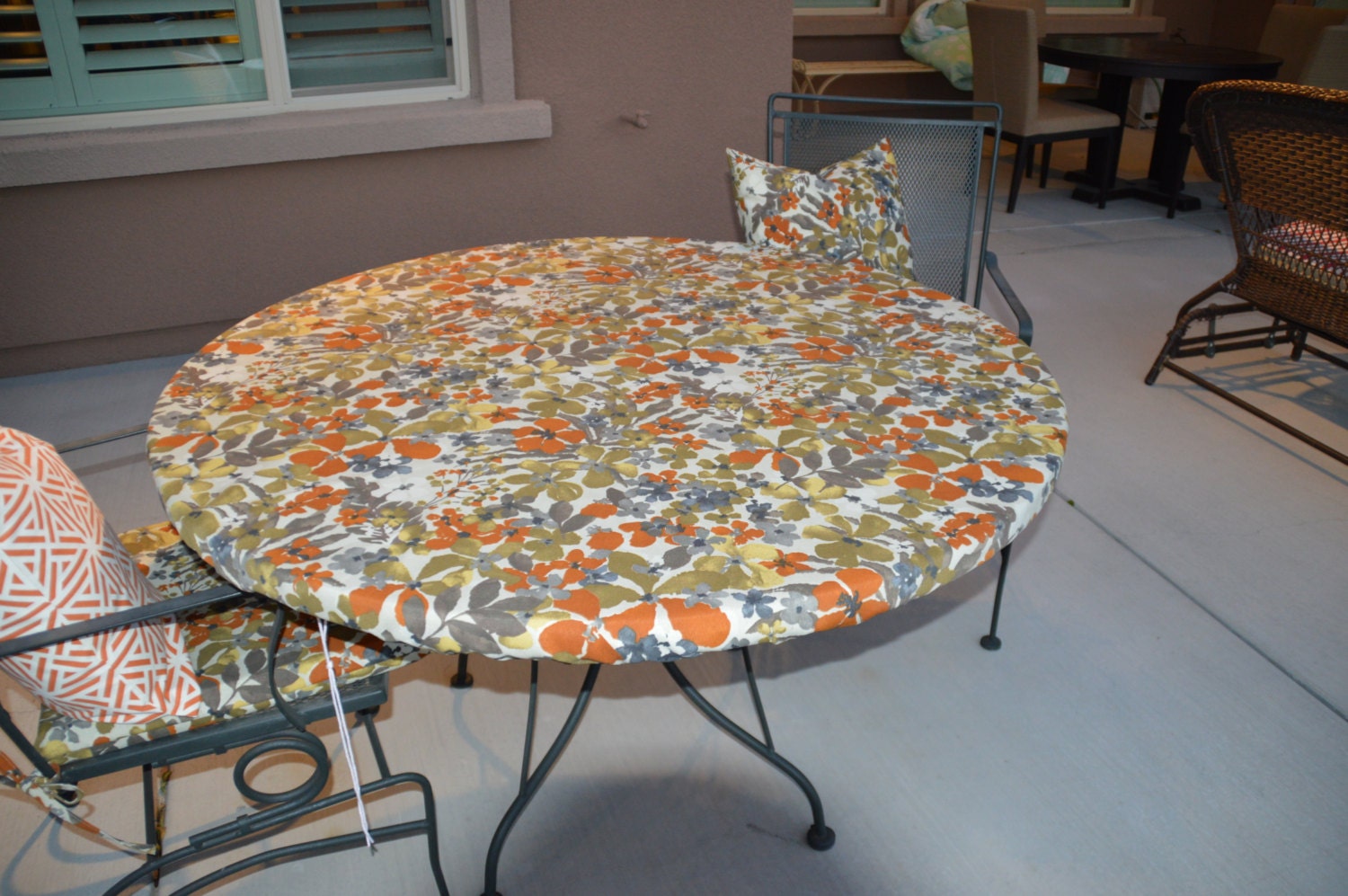 Fitted tablecloth table cover elastic drawstring stain