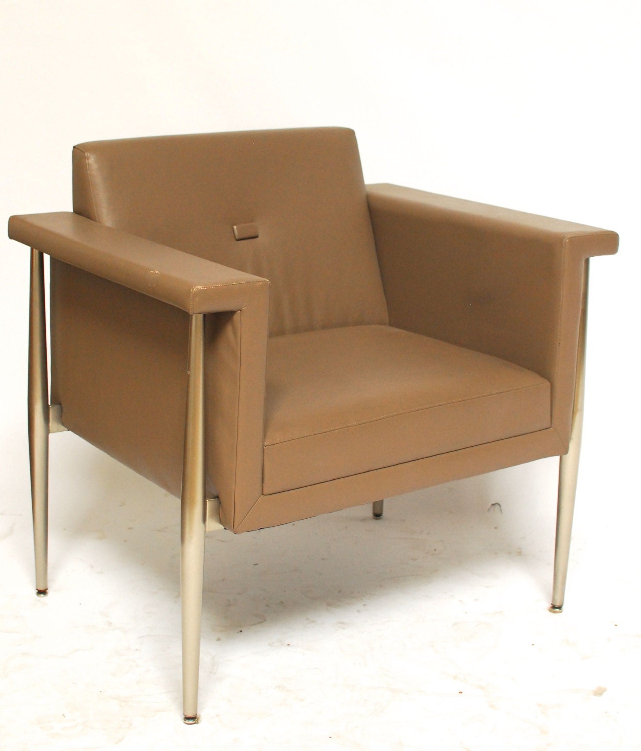 Bernhardt Modern Leather Club Chair – Haute Juice
