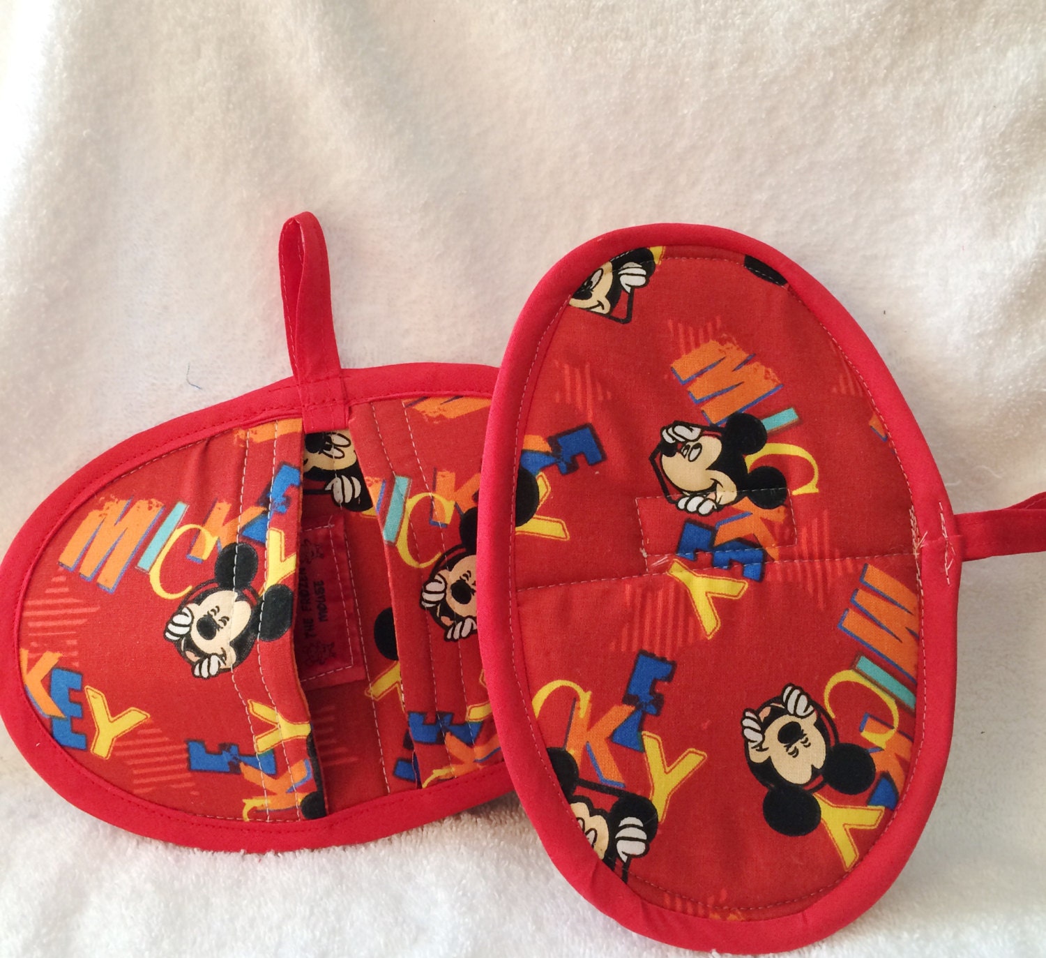 Pot Holders or Pot Pinchers Disney Mickey Mouse Red Pot Holders or Pot Pinchers Disney Mickey Mouse Red