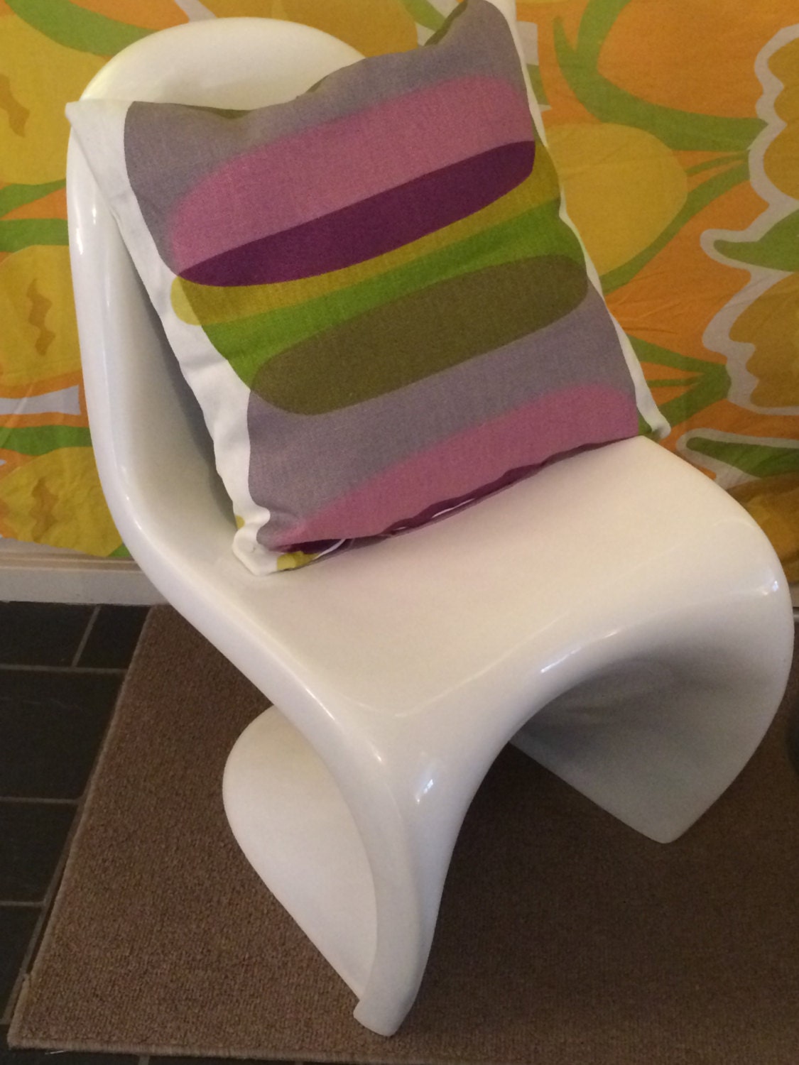 Mod S Chair / Hippie Modernism / Not the thin plastic chairs – Haute Juice