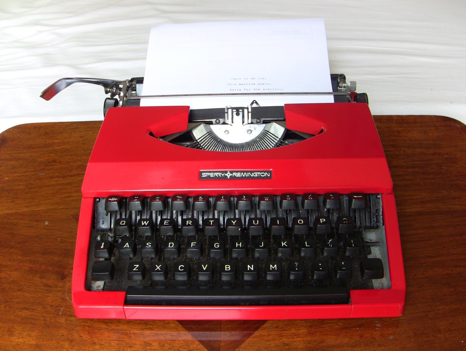 Red Sperry Remington Idool Portable Typewriter Qwerty 1980 Made in the ...