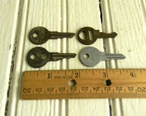 Popular items for small vintage key on Etsy