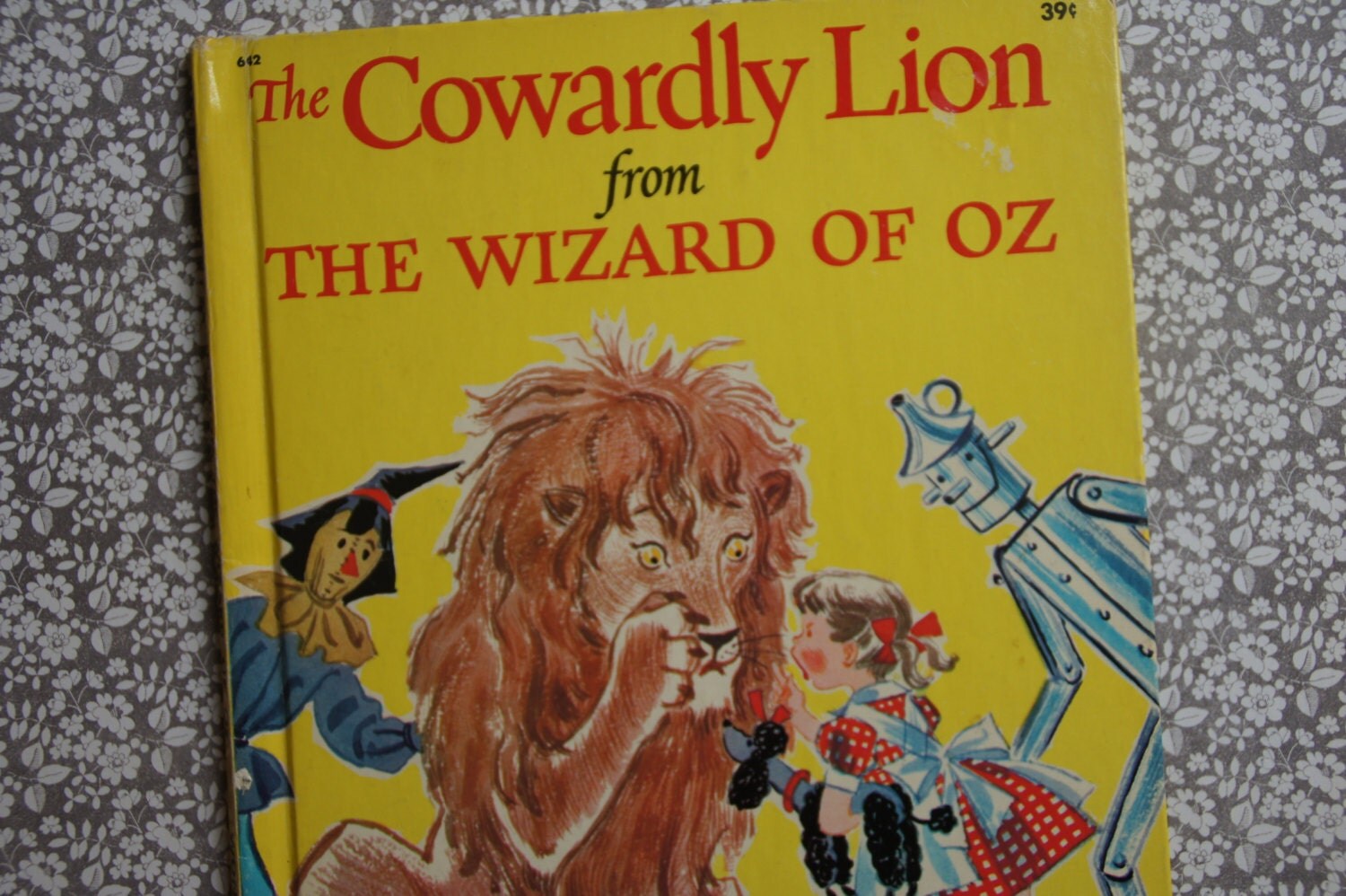 The Cowardly Lion from The Wizard of Oz Wonder by smileitsvintage