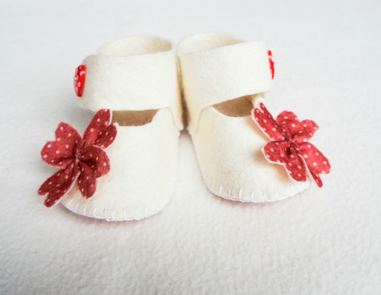 Baby shoes felt newborn Felt Baby slippers by PrettyFeltThings