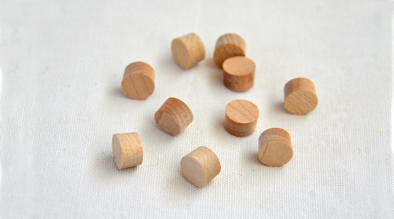 Wood dots 10 round wood dots 13mm diameter