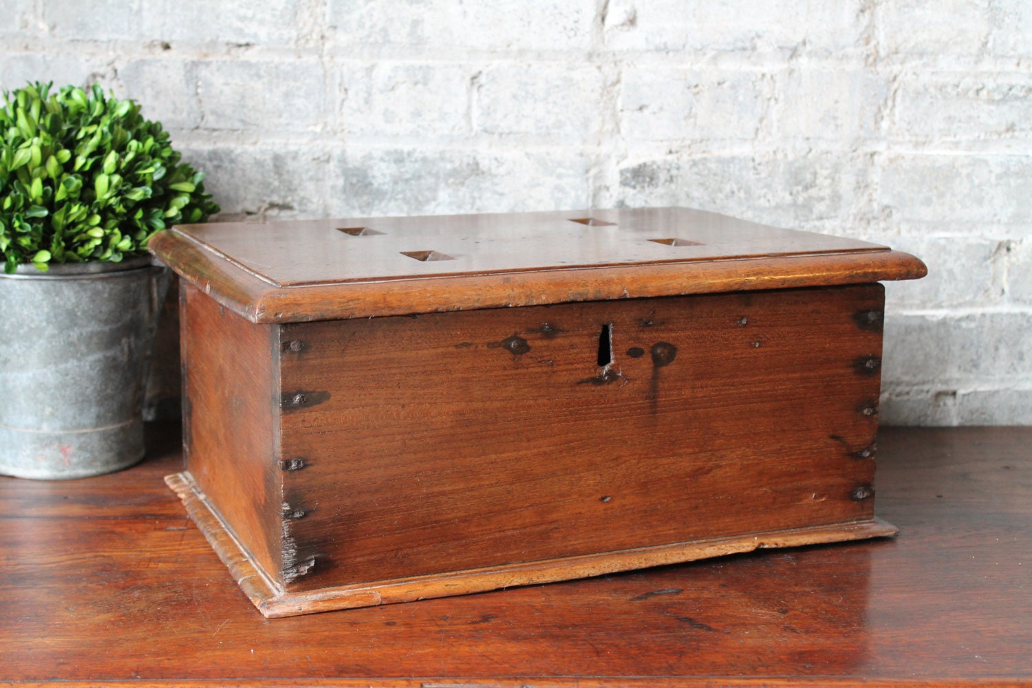 Reclaimed Vintage Wood Handmade Trunk Merchant Box – Haute Juice
