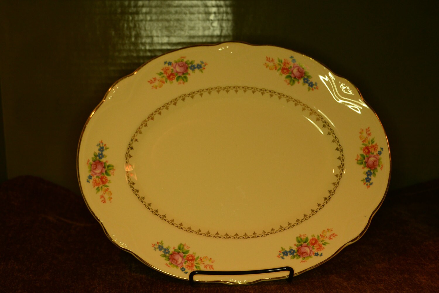 Homer Laughlin USA Vintage platter, 1940s. Cream color platter with ...