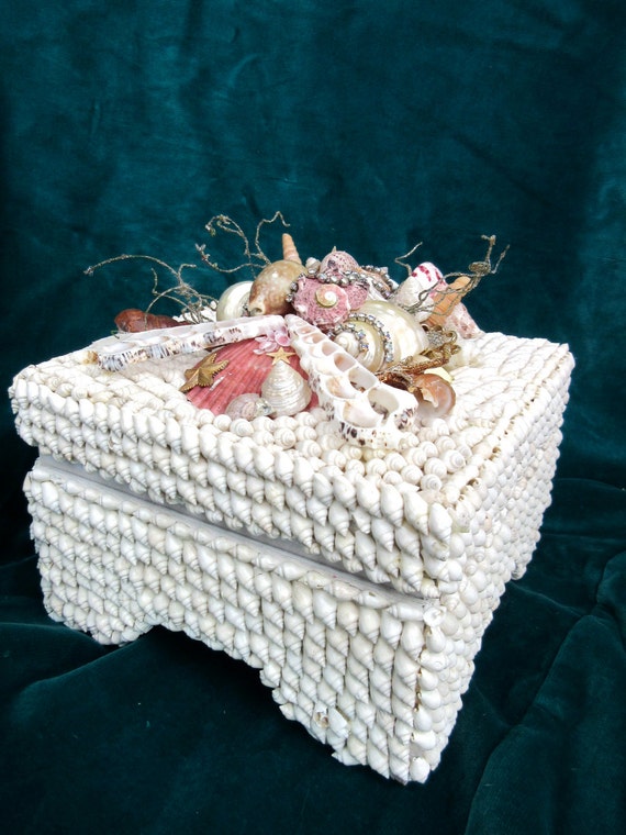 Vintage Rhinestone Seashell Jewelry Box Beach by LadidaHandbags