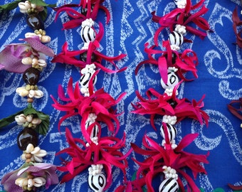 WHITE MONGO/BUBBLE shell necklace by hulamelani on Etsy