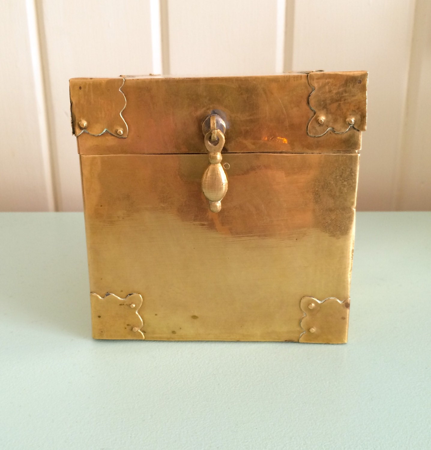 square brass hinged box – Haute Juice
