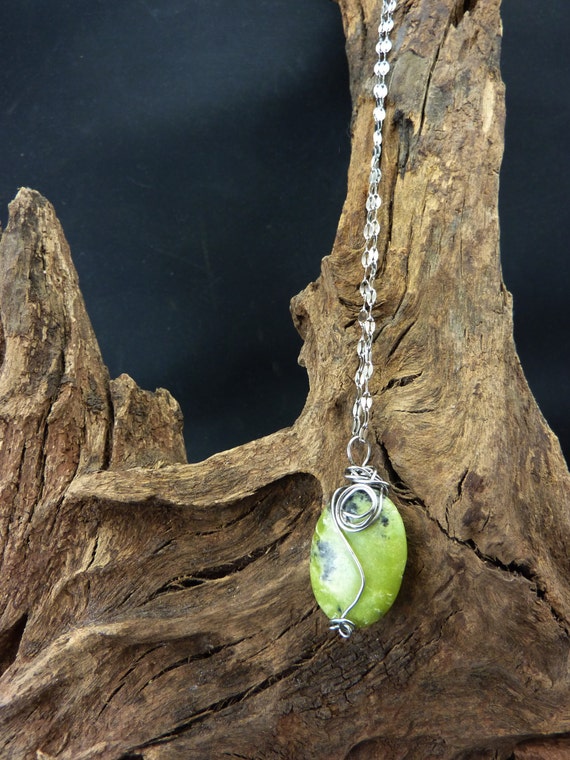 Items similar to Lovely Single Stone Necklace of Serpentine - Handmade ...