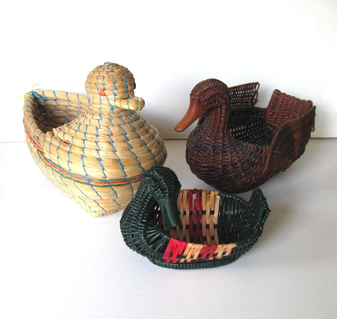 Lot of 3 Bird Wicker Baskets, Home Decor, Serving, Storage, Desk ...