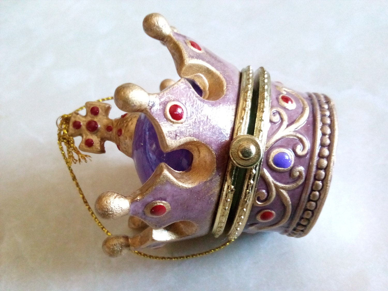 CROWN TRINKET BOX-Adorable Enameled Porcelain Ornament/Pill Box ...