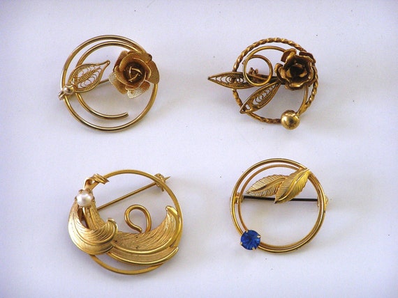 Set of 4 Vintage Elegant Circle Pins Gold & by TreasureByDemand