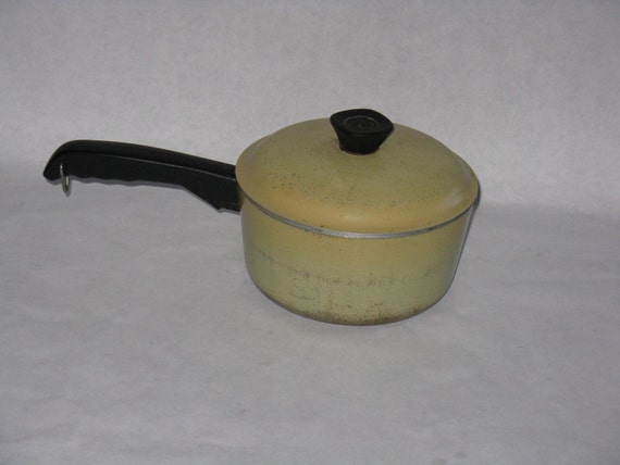 Vintage Club cookware 2 quart sauce pan by AaronsArtichokeAlley