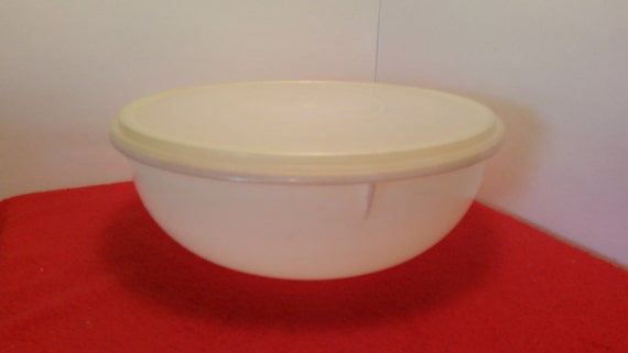 vintage Tupperware / extra large bowl / tupperware