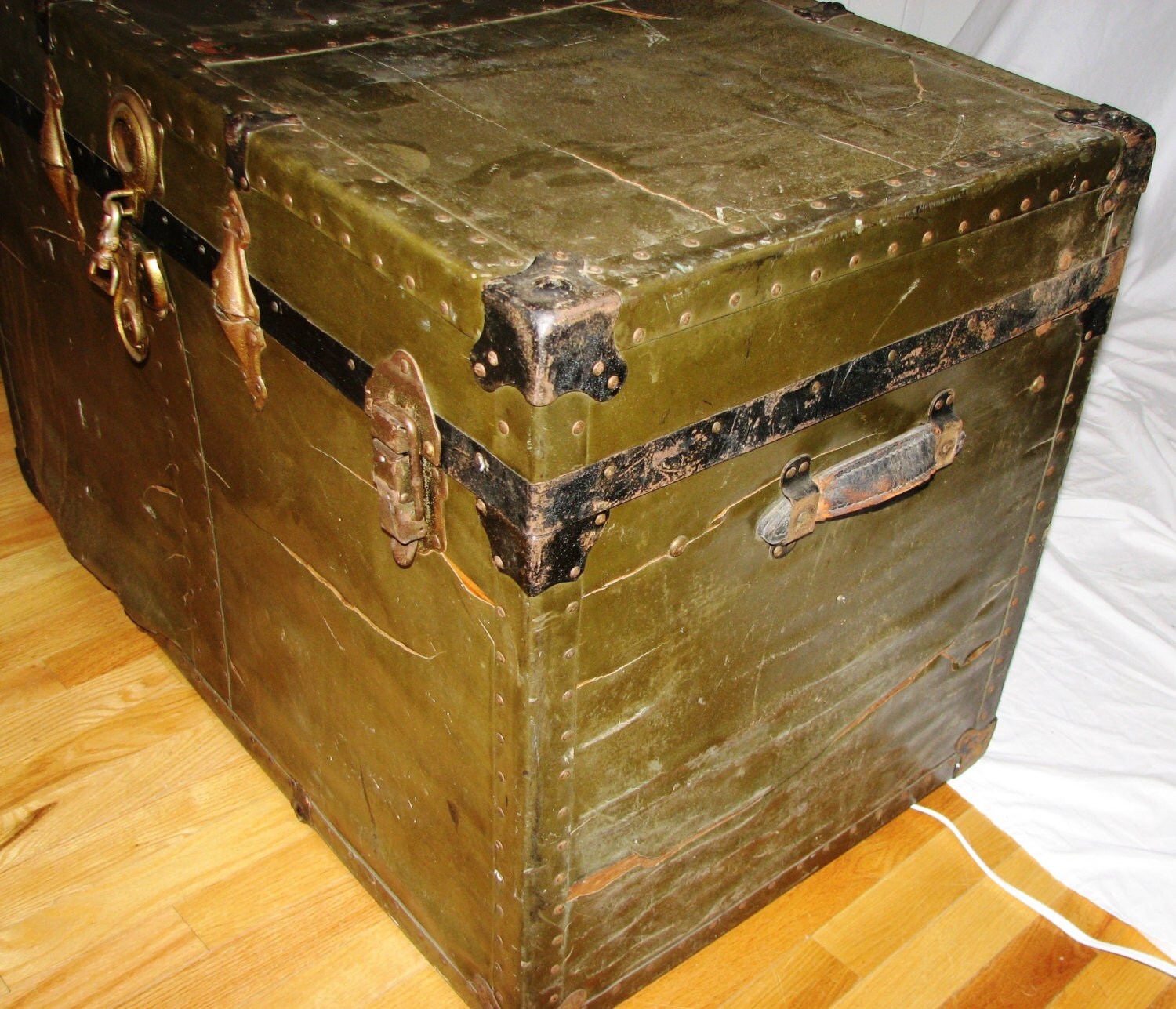 Large Green Trunk, Very Rustic Trunk ~ Vintage Trunk, Steamer Trunk ...