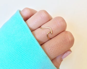 Gold wave ring | Etsy