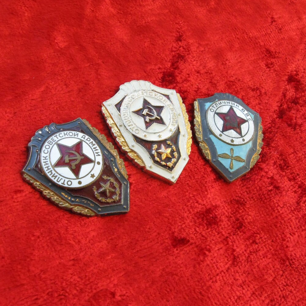 Set of three Soviet pins, Common Soldier Prize, pins from 80s, Soviet ...