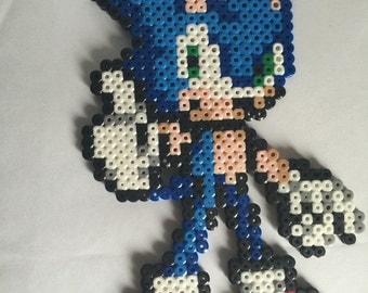 Items similar to Sonic The Hedgehog Perler Bead Magnet on Etsy
