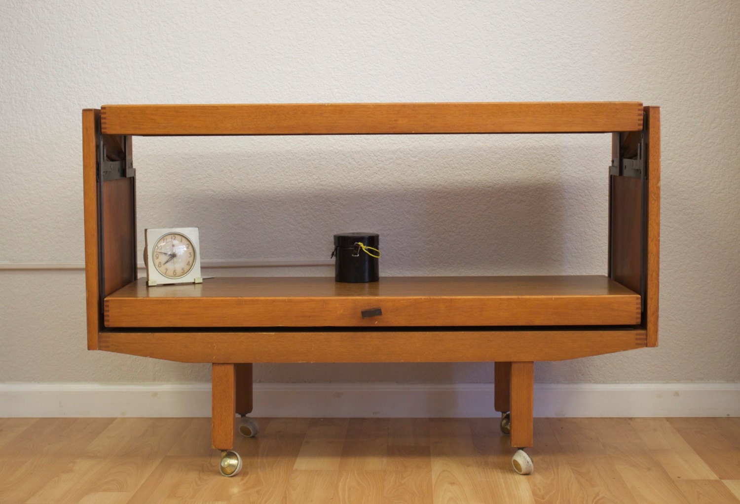 Rolling Convertible Serving/Shelf/Console – Haute Juice