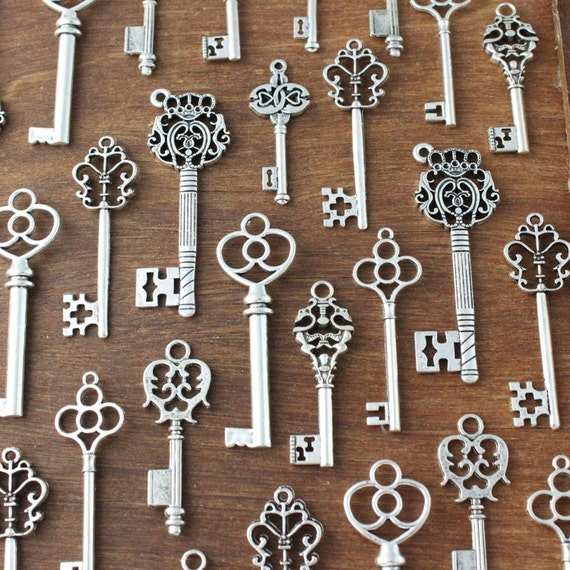 Items similar to 70 Antiqued Silver Skeleton Key Collection Keys Of ...