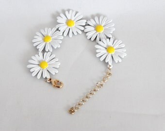 Popular items for daisy accessories on Etsy