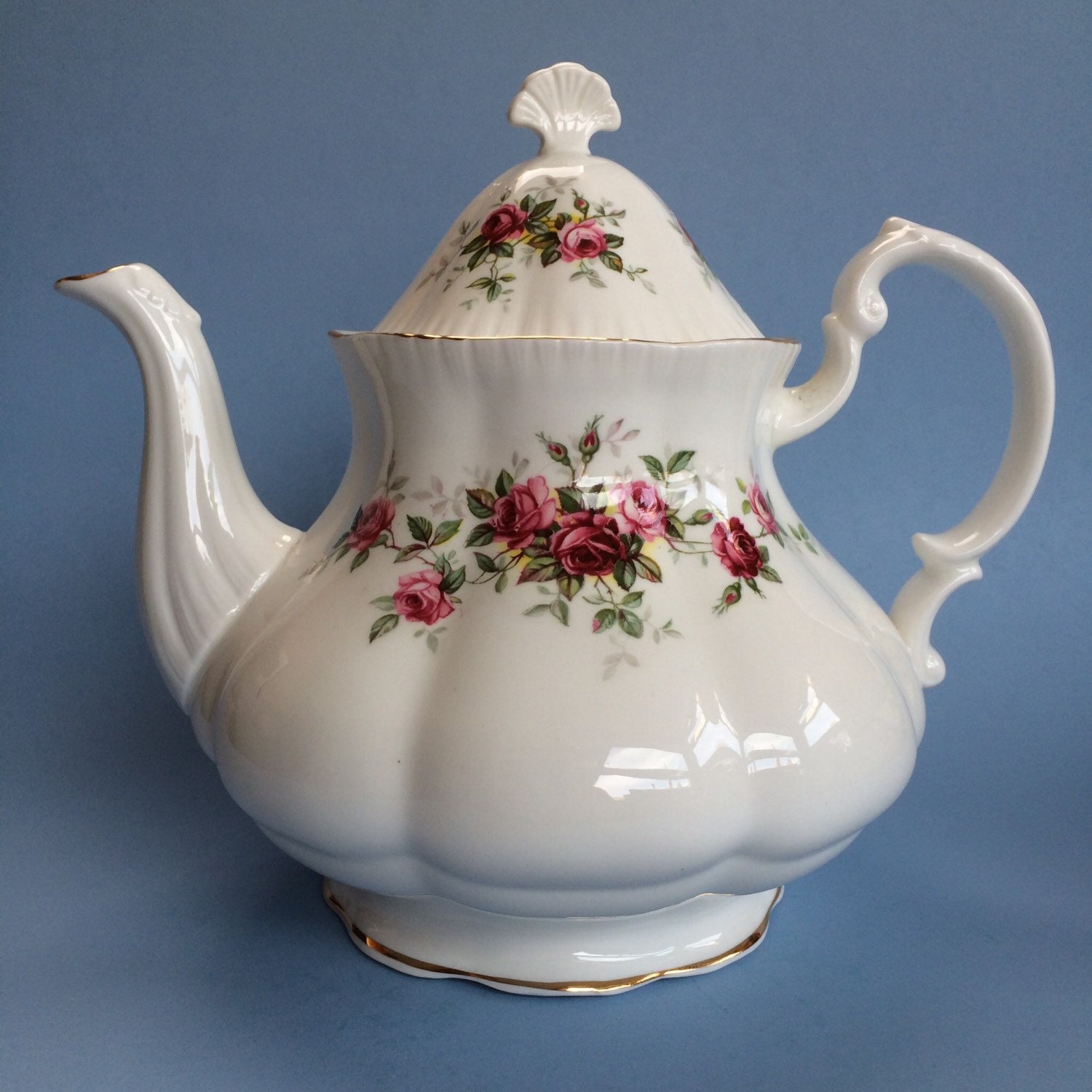 Royal Standard Teapot Roses English Bone China Medium – Haute Juice