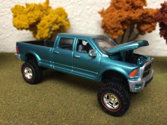 1/64 Custom Lifted dodge ram 2500 tricked out sweet farm