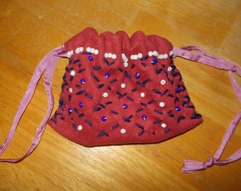 Items similar to Lattice In Spring - Beaded Amulet Bag on Etsy