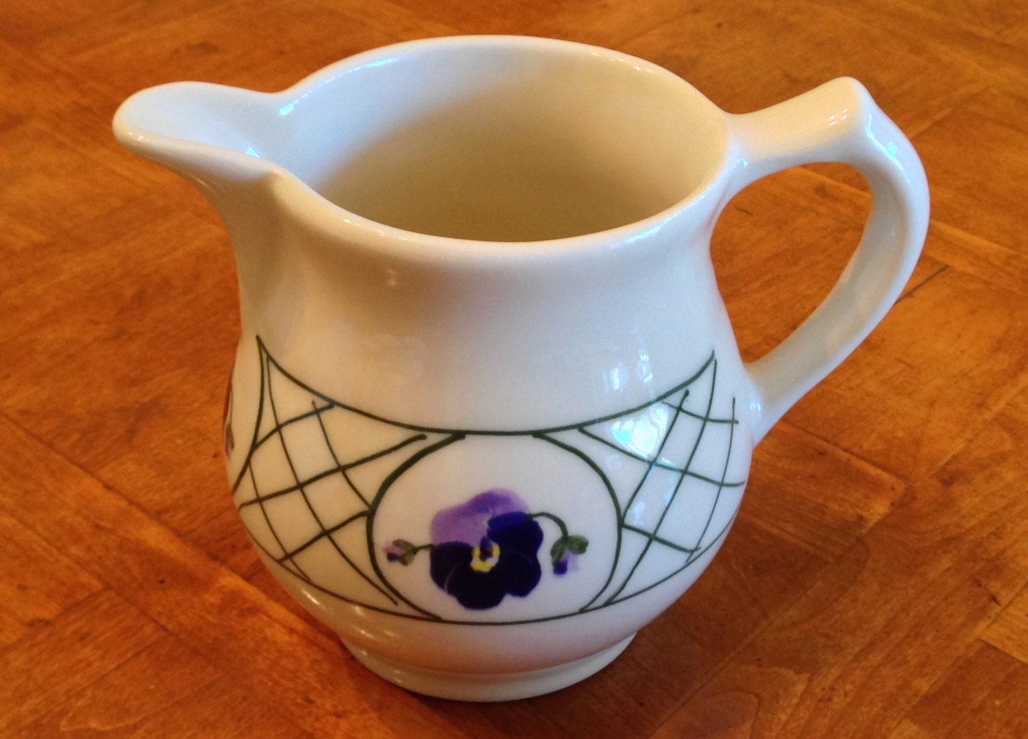 Hartstone Pottery “Pansy” Pitcher – Haute Juice