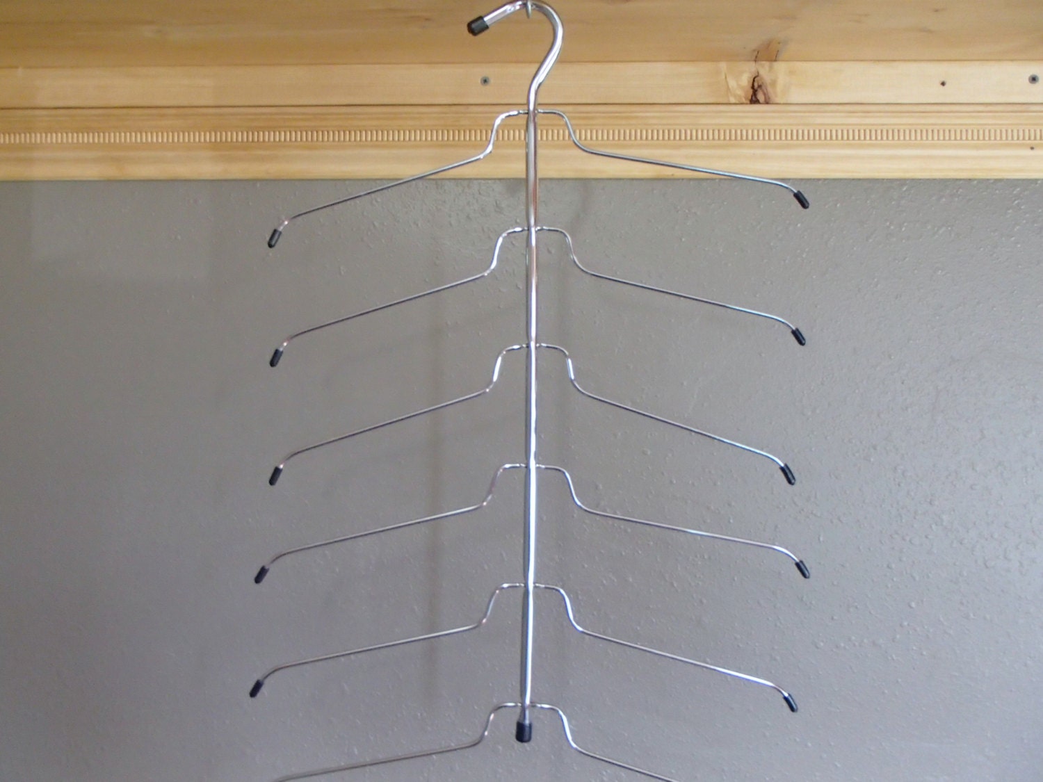 Multiple 6 Tier Shirt Hanger with Rubber Ends, Space Saving – Haute Juice
