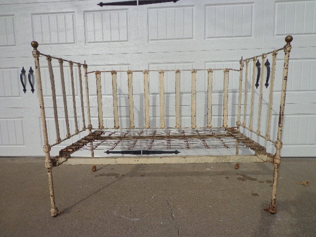 Antique Baby Crib Shabby Chic Daybed Day Bed Settee Loveseat Iron ...