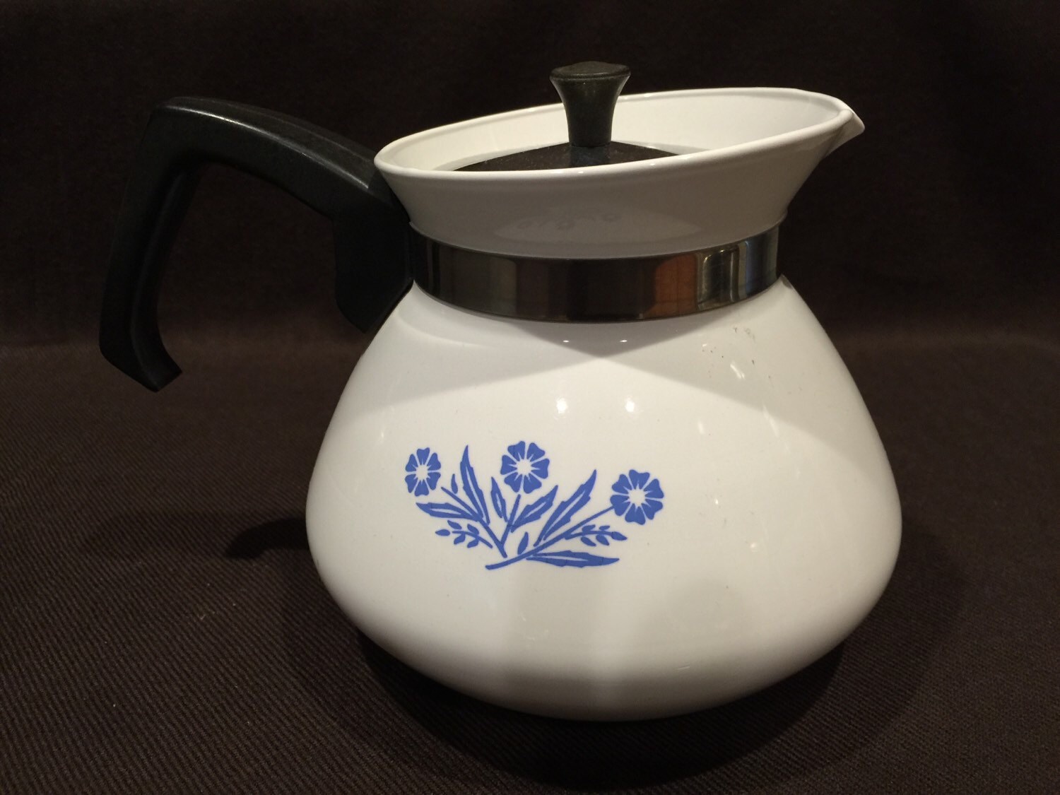 Vintage Corning-Ware Blue Cornflower Teapot with lid 6 cup