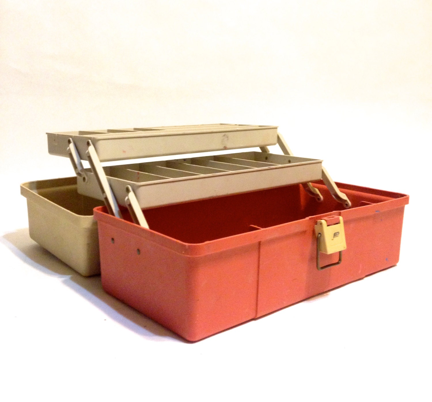 retro Plano 5520 plastic tool box, rust and beige fishing tackle ...