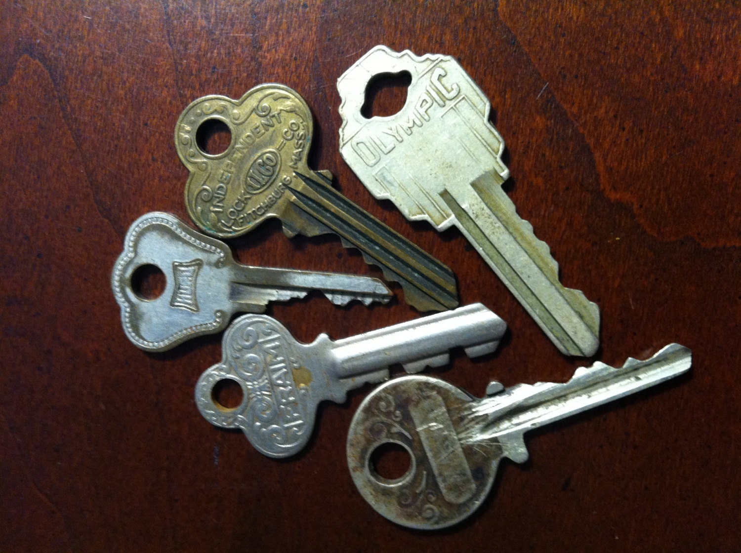 5 Vintage Keys – Artstic Styles – Art Deco and Art Nouveau – Haute Juice
