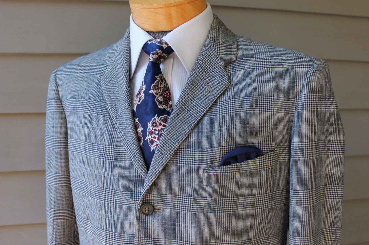 vintage c. 1947 Men's 2 piece suit. 3 button single