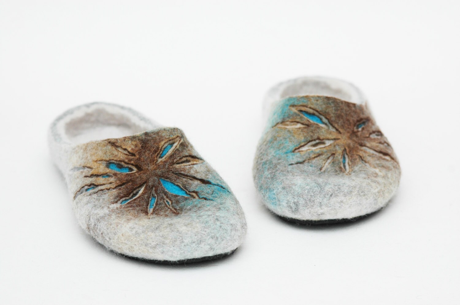 Felted slippers Woman home shoes Grey Brown by JurgaFeltLife