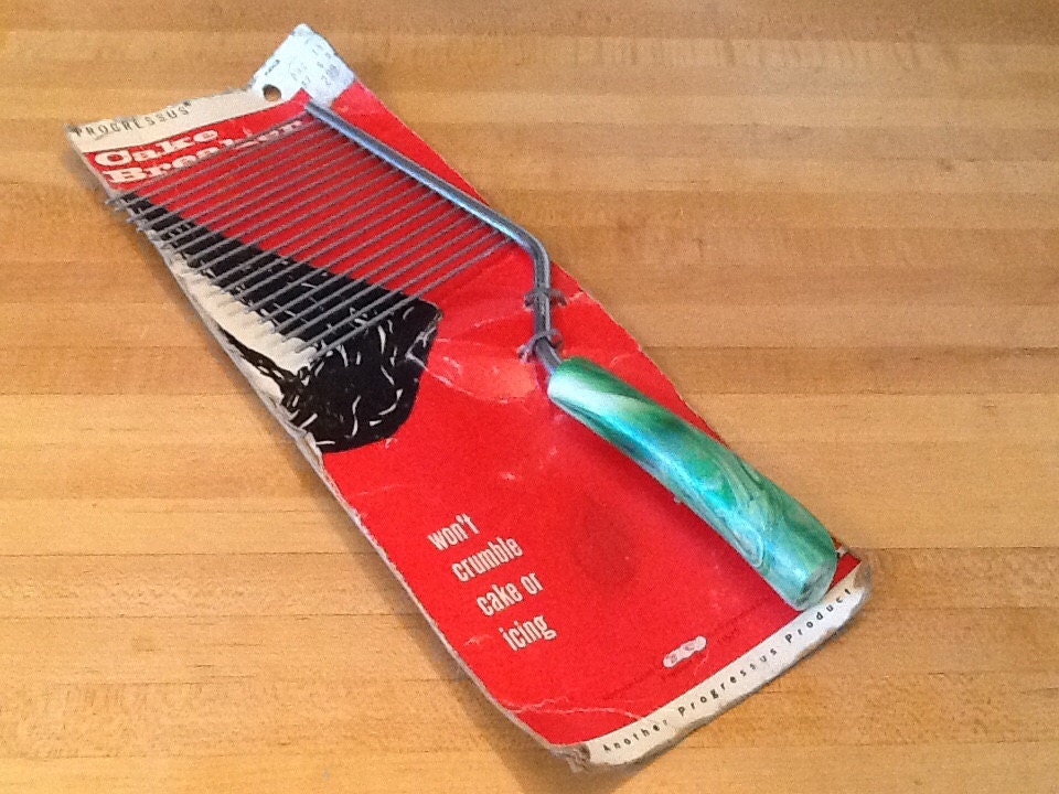 Vintage Cake Break, Bakelite Cake Breaker – Haute Juice