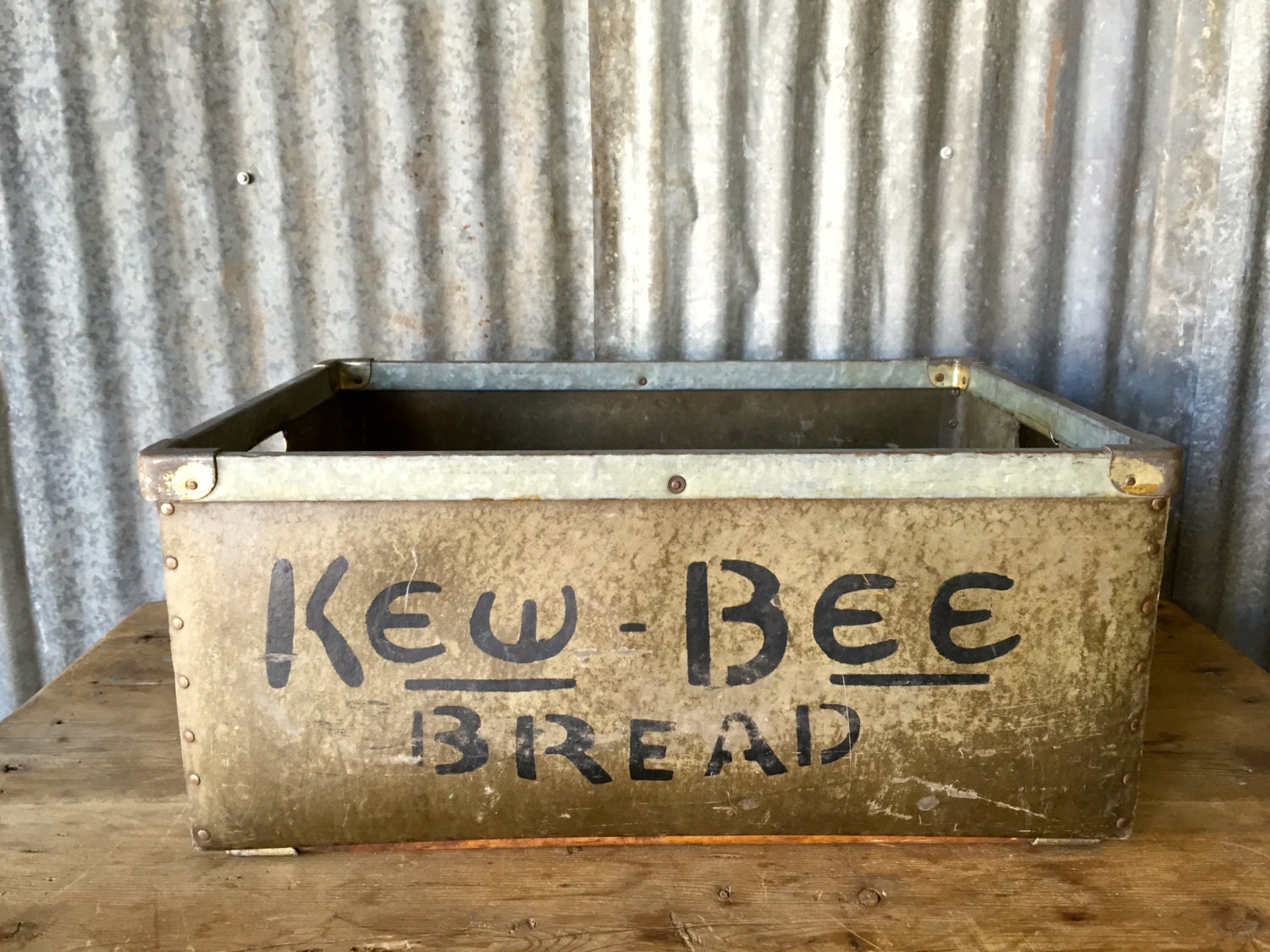 Vintage Kew Bee Bread Box – Haute Juice
