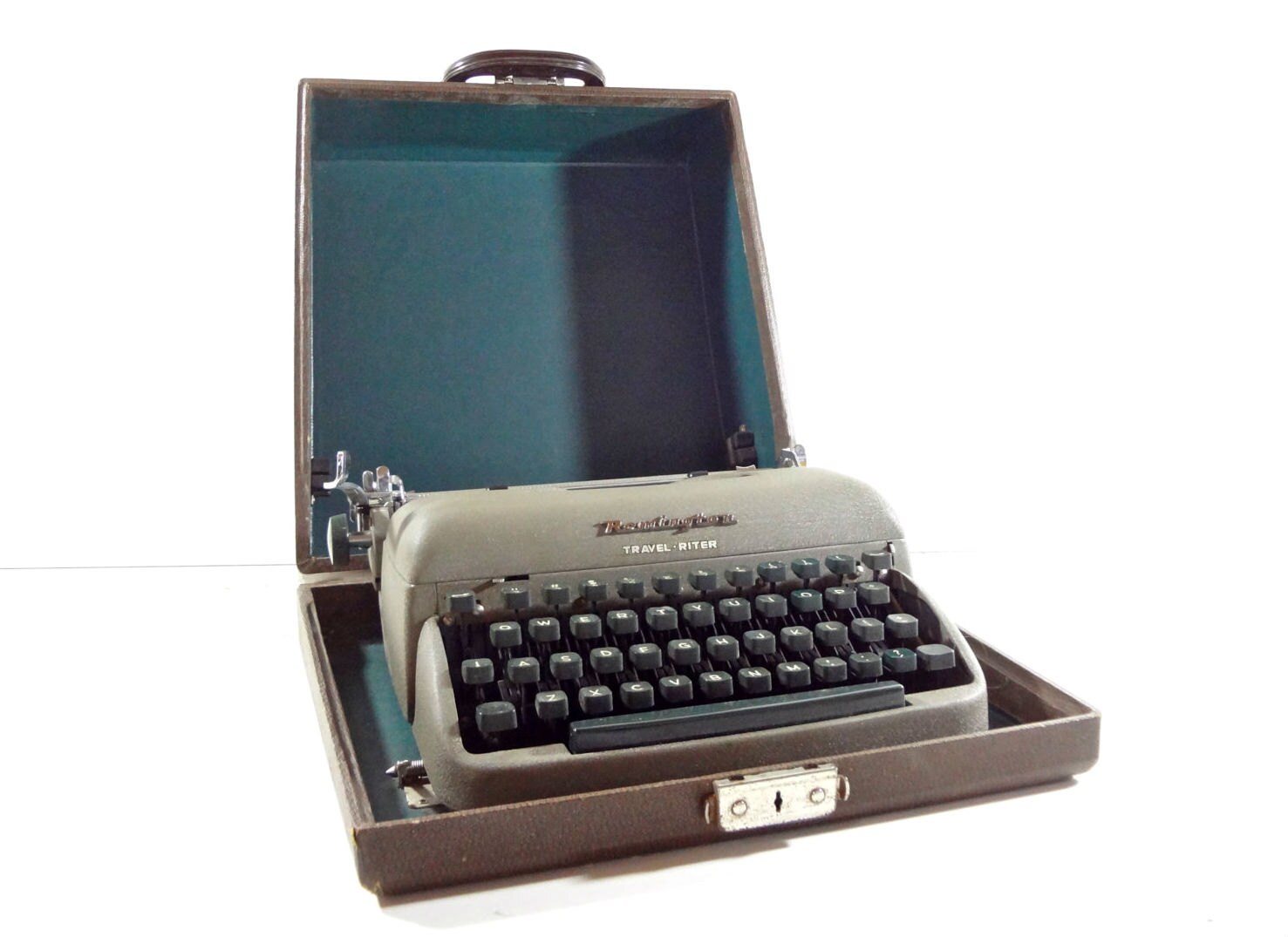 Vintage 1950’s Remington Portable Manual Typewriter with Original Case ...